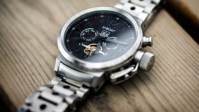 A Guide on How to Properly Wind a Watch | Prowatches